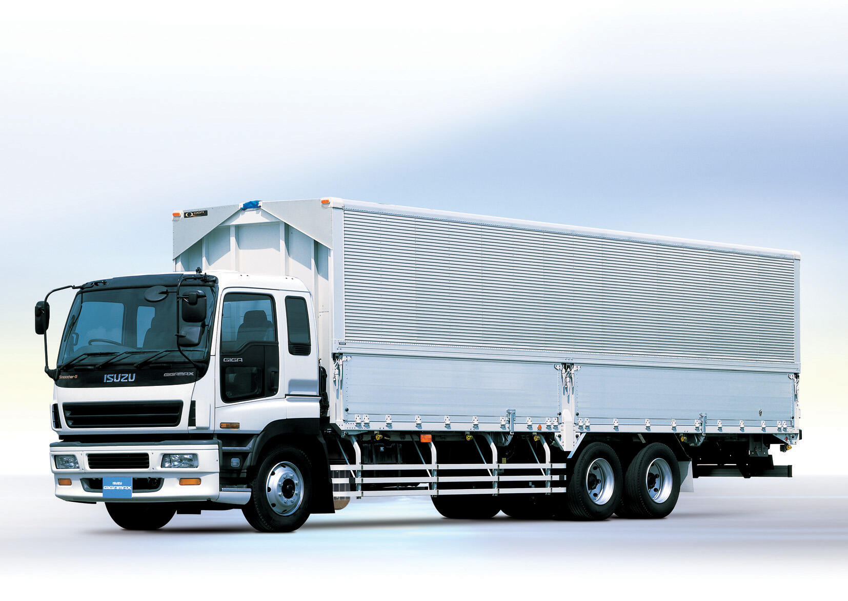 GIGA 1st | ISUZU MOTORS LIMITED